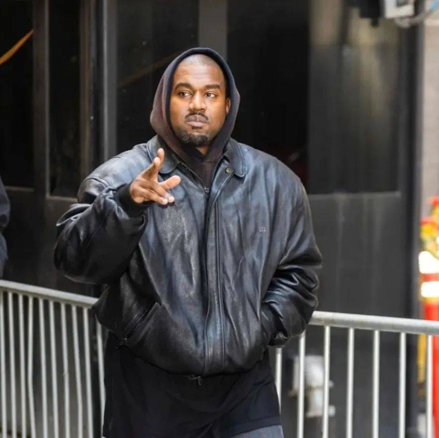 YEEZY GAP x BALENCIAGA 再度延期_Years_系列_Plessas