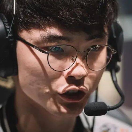 “LPL观众黑Faker，是因为太自卑”，LCK解说开炮，Uzi又躺枪_bitdol_言论_攻击