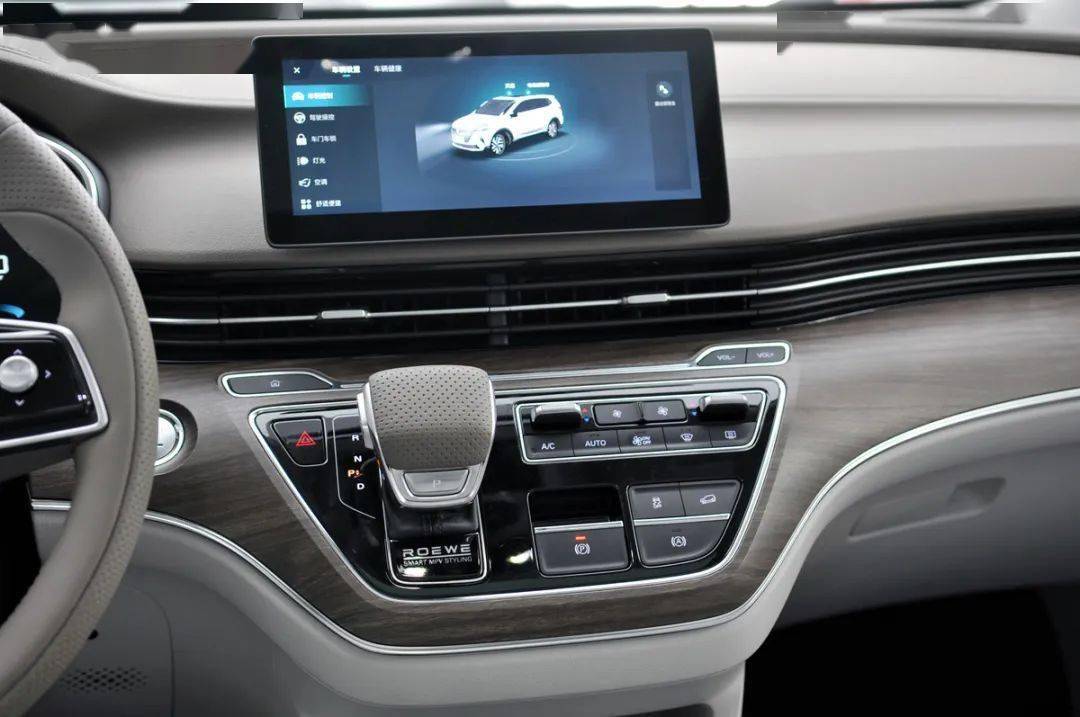 超过550km续航值得期待 TC君静态体验荣威iMAX8 EV | 实拍_搜狐汽车_搜狐网