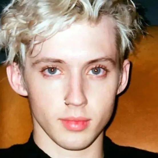 Troye Sivan 连续三年代言美妆品牌，营业赚钱！_广告_Beauty_支持
