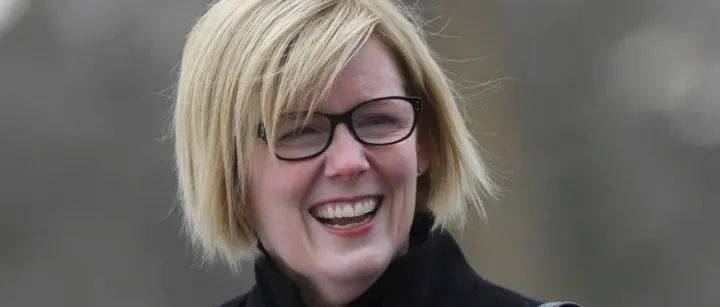 笑翻！10万学生误领CERB福利不用还钱了！符合这几个条件即可_就业_卡拉·夸尔特罗_canada