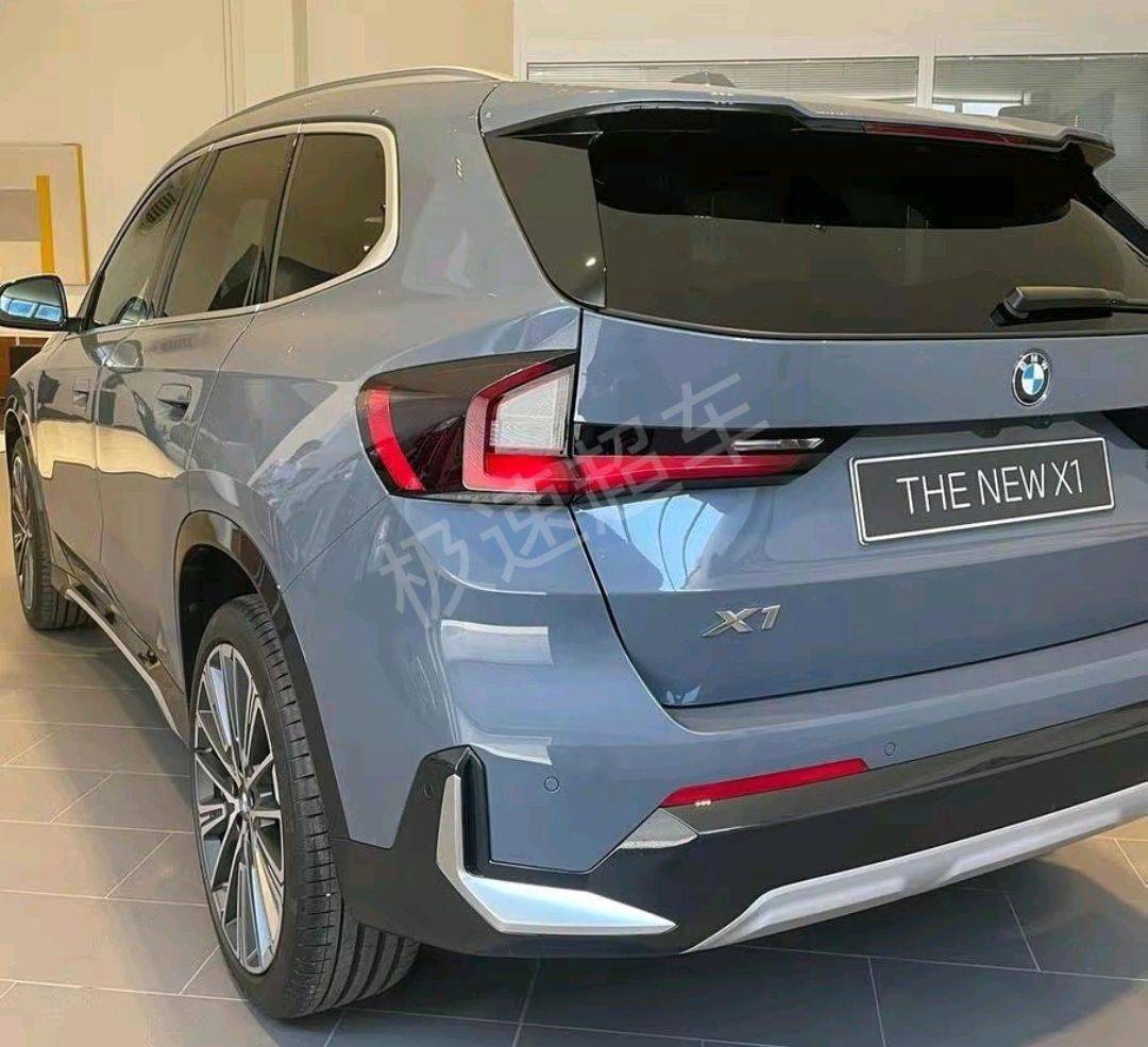 全新宝马X1进店，配置曝光，质感提升明显，竞争奥迪Q3，2.0T+8AT_搜狐汽车_搜狐网