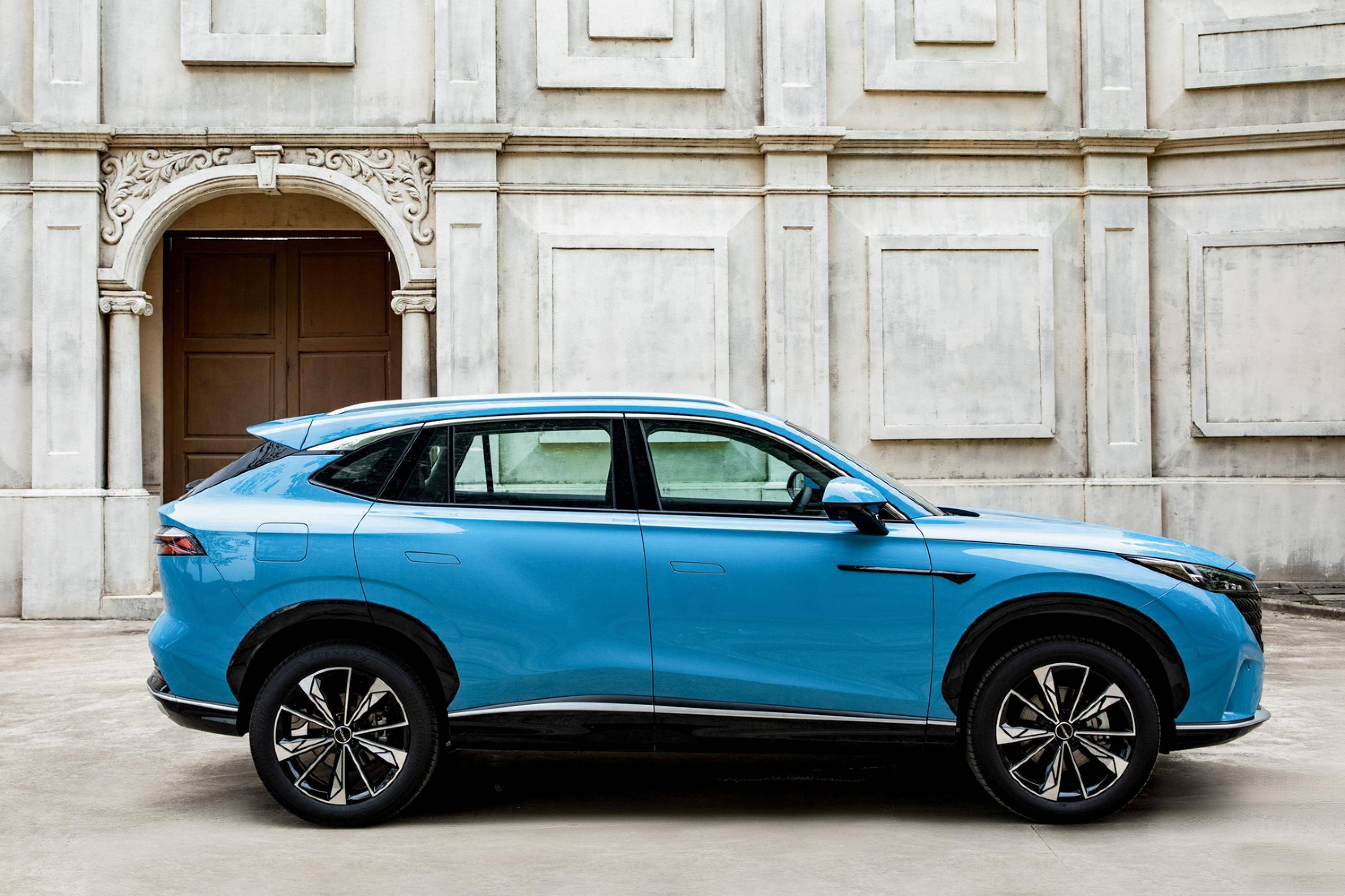 售价11.79-16.59万元 第三代荣威RX5/eRX5正式上市_搜狐汽车_搜狐网