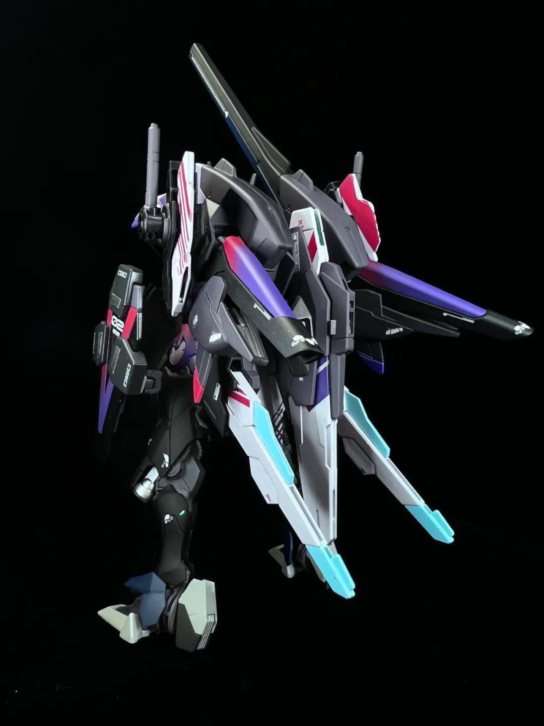 魔灵高达你咋抢了V2高达的AB装备_机体_公众_来稿