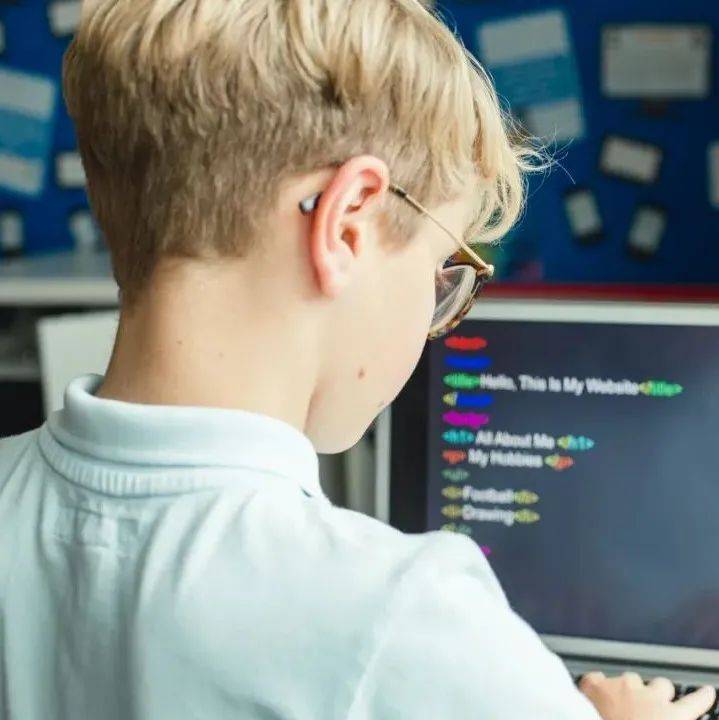 在美国，这项技能一定要从小学起，8岁左右最佳！_编程_孩子_计算机