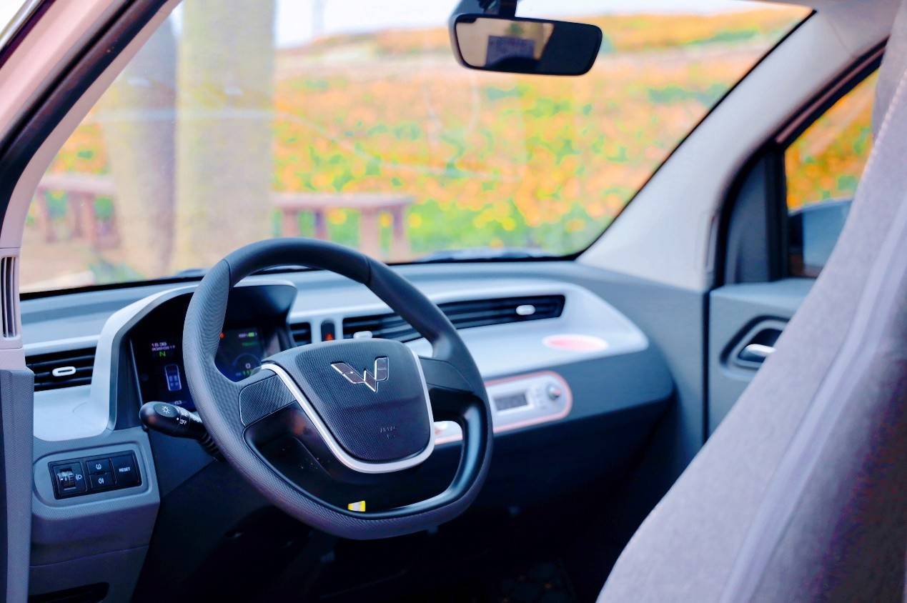 宏光MINIEV对比QQ冰淇淋，微型新能源车选购指南来了_搜狐汽车_搜狐网