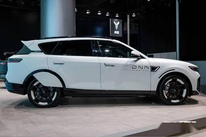 岚图FREE DNA售37.99-41.99万！动力超蔚来ES6_搜狐汽车_搜狐网