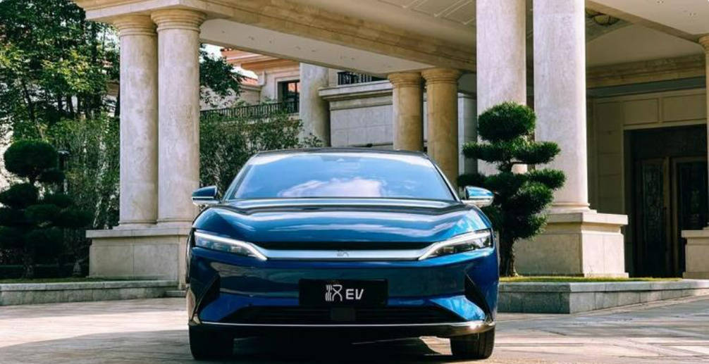 国产新能源追逐赛，比亚迪汉EV对比新款红旗E-QM5 PLUS_搜狐汽车_搜狐网