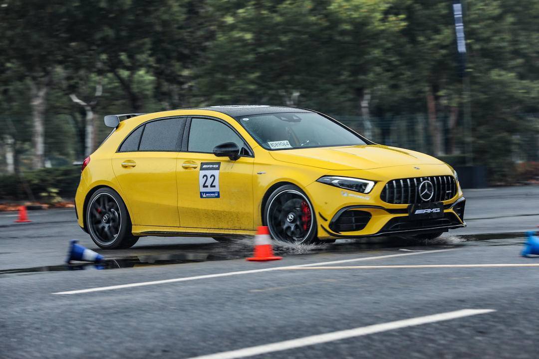 热血时刻，梅赛德斯-AMG EQS首秀AMG挑战赛_搜狐汽车_搜狐网