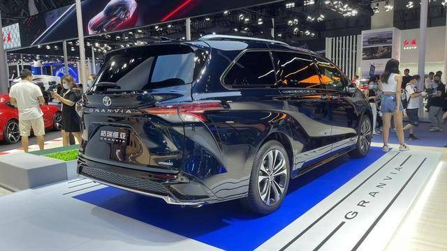 腾势D9、荣威iMAX8 EV、丰田格瑞维亚正面交锋，成都车展火药味十足？_搜狐汽车_搜狐网