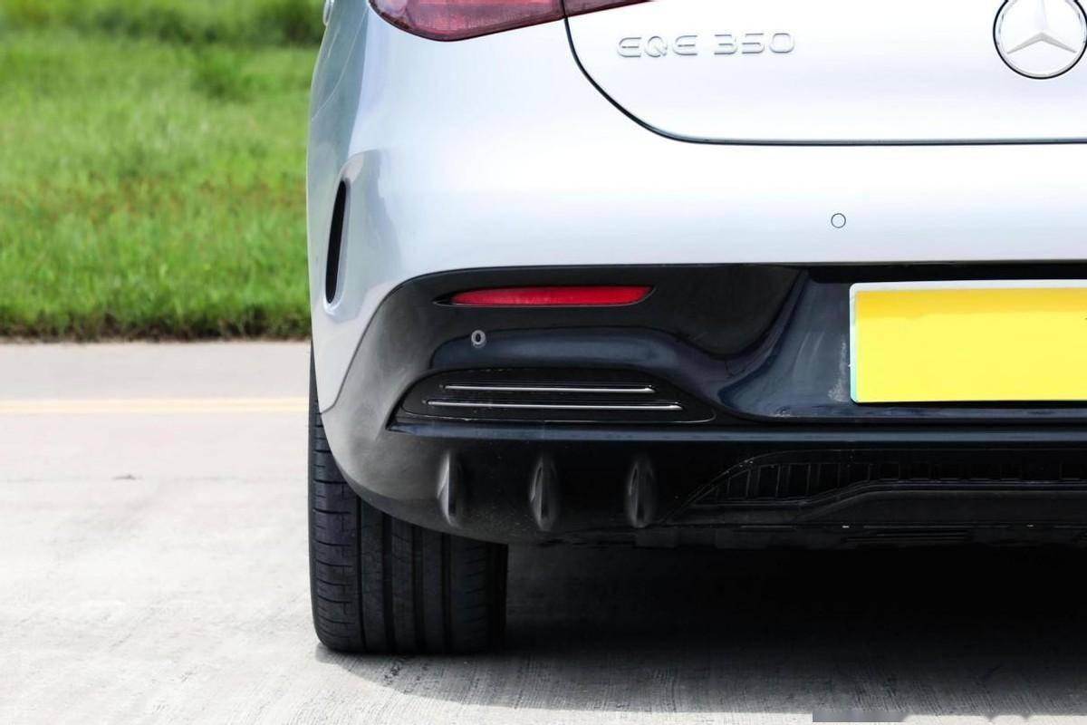 52.8万起，轴距3120mm，续航超700km，奔驰EQE真能打赢新势力吗？_搜狐汽车_搜狐网