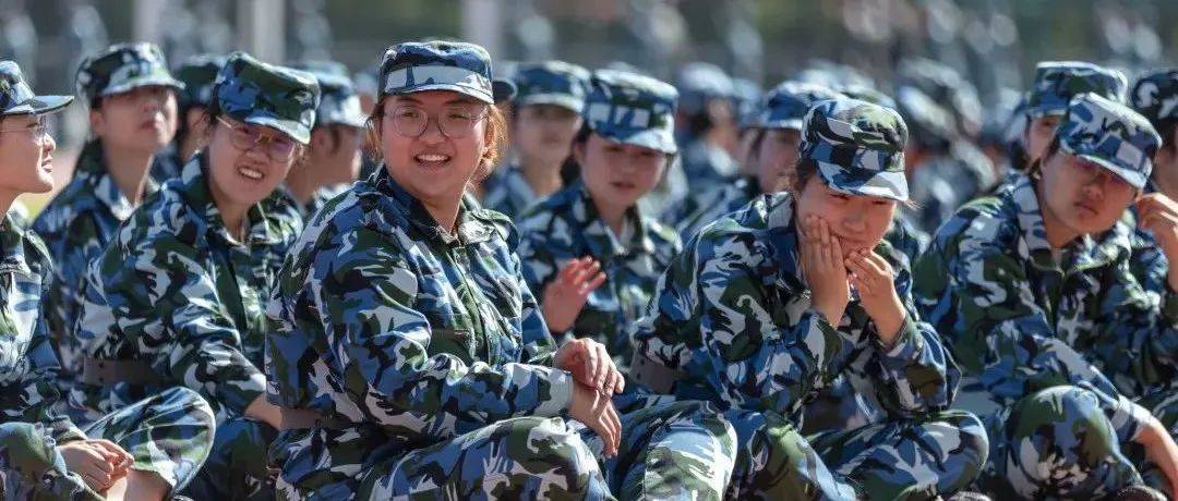 军训情报局——让小萃带你一探军训训练新生学子