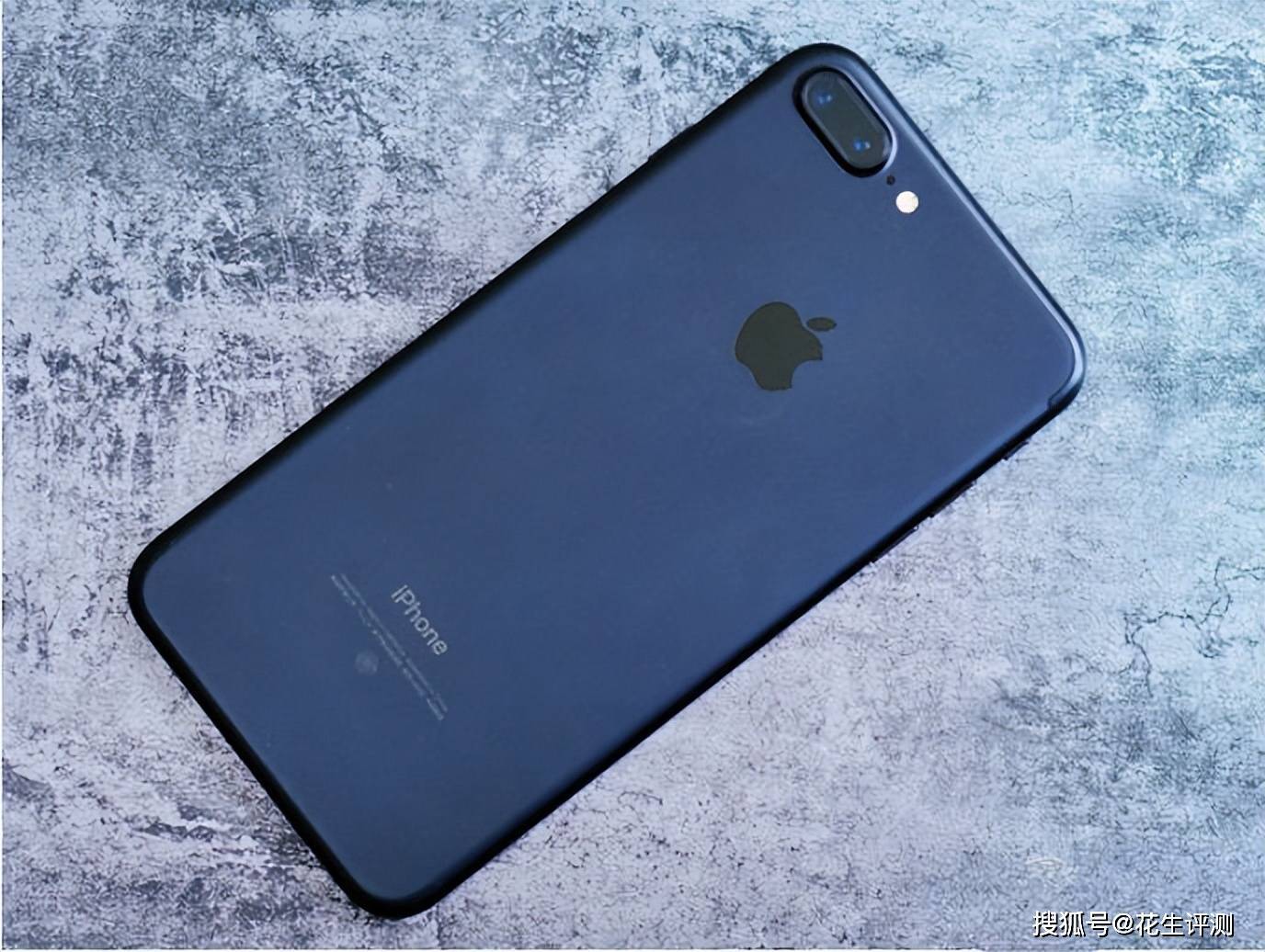 iPhone7P升级ios15.7，续航表现惊艳，丝滑的感觉又回来了，推荐_系统升级_信号_机型