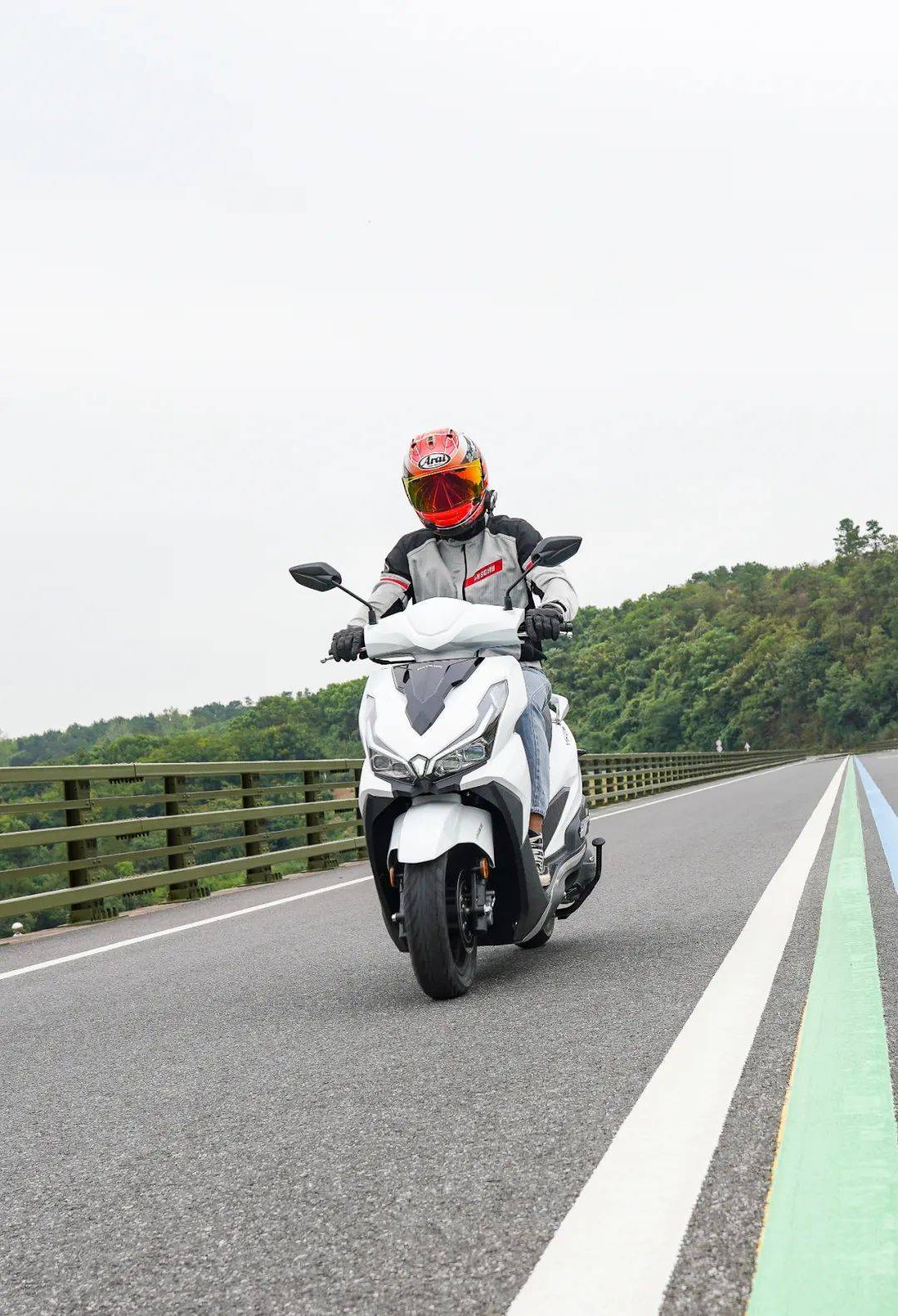 125踏板新玩法—大阳VRS125摩智测评_搜狐汽车_搜狐网