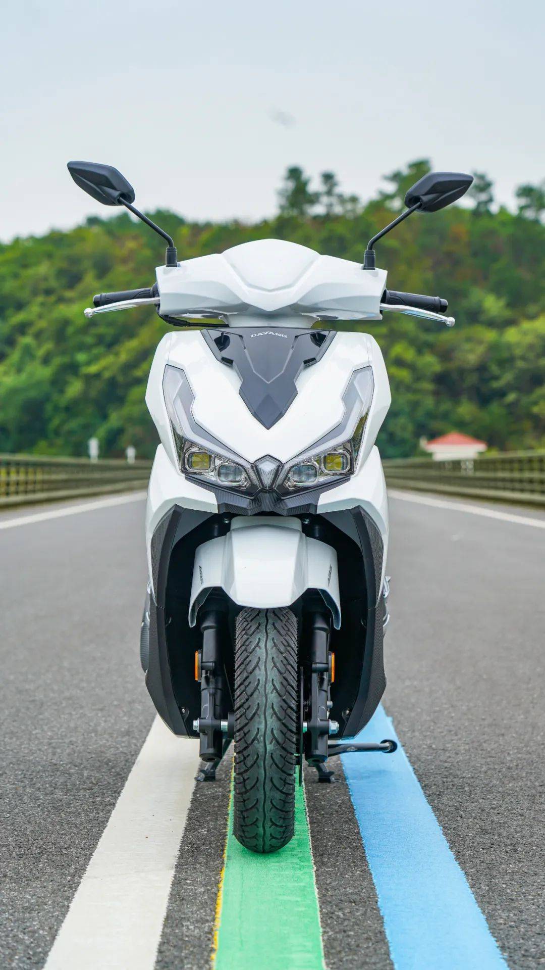 125踏板新玩法—大阳VRS125摩智测评_搜狐汽车_搜狐网