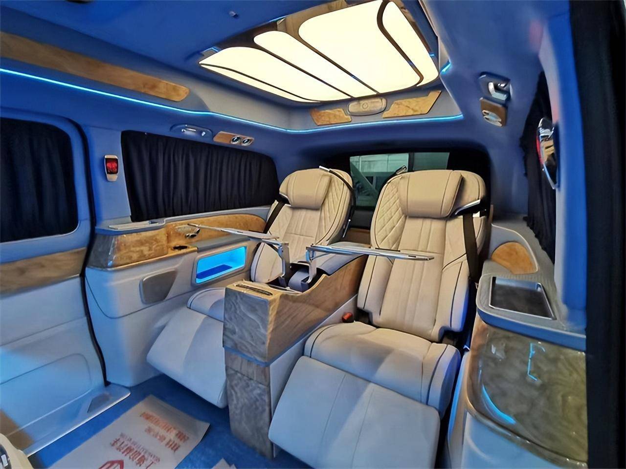 奔驰V260L高顶全隔断四座豪华商务车_搜狐汽车_搜狐网