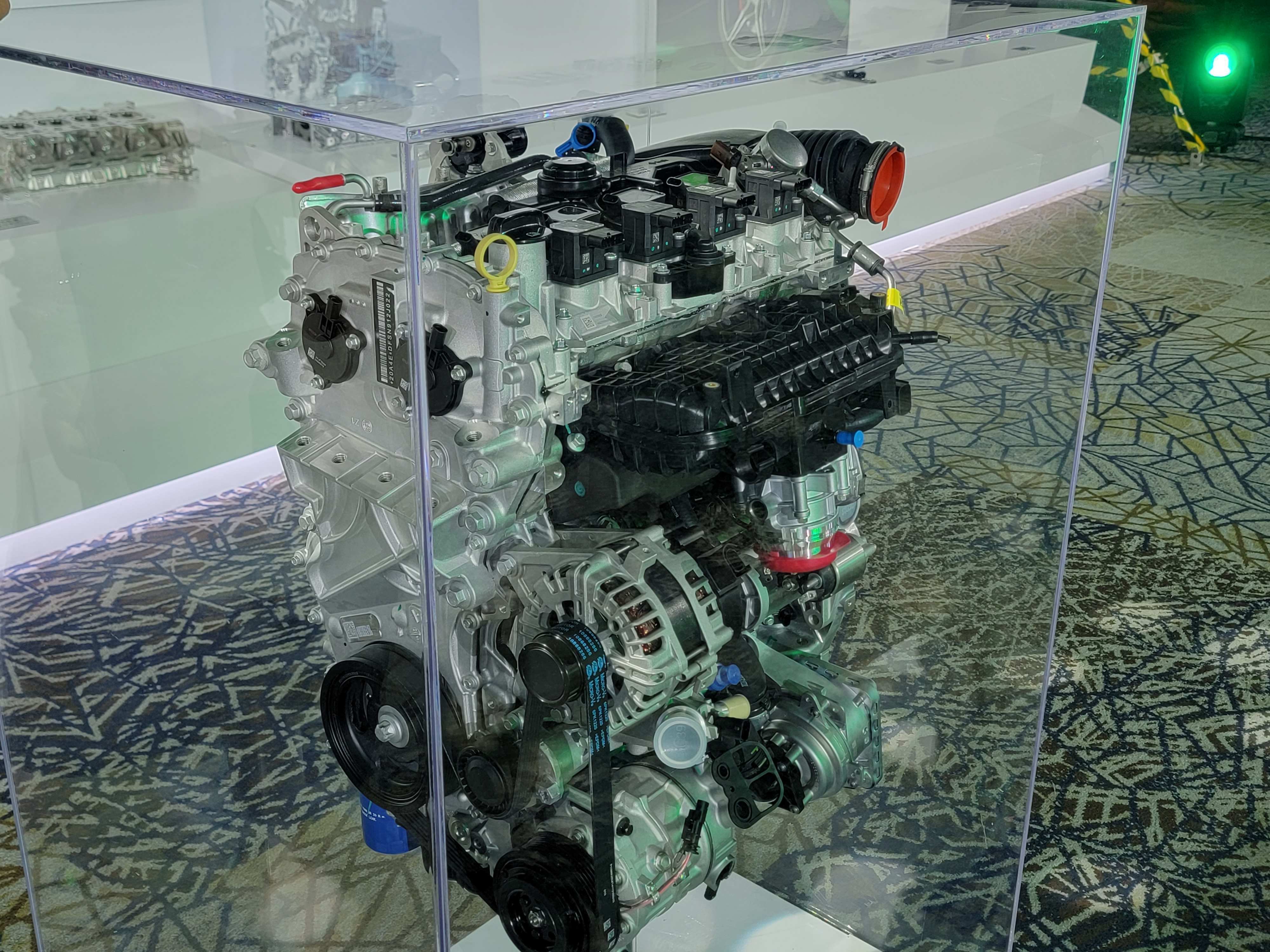 上汽第三代蓝芯2.0T发动机护体，MG7旗舰轿跑先强于芯_搜狐汽车_搜狐网