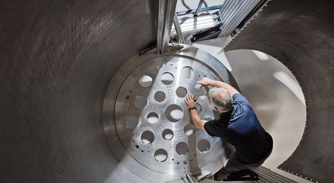 IBM研发出世界上实验容积最大的稀释制冷机“黄金眼”_量子_冷却_低温