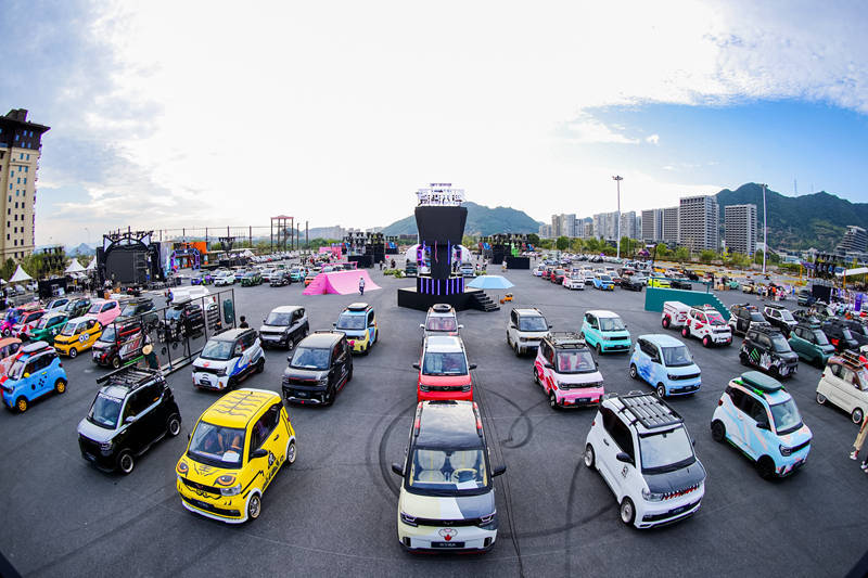 售价9.99万！宏光MINIEV敞篷版正式上市_搜狐汽车_搜狐网