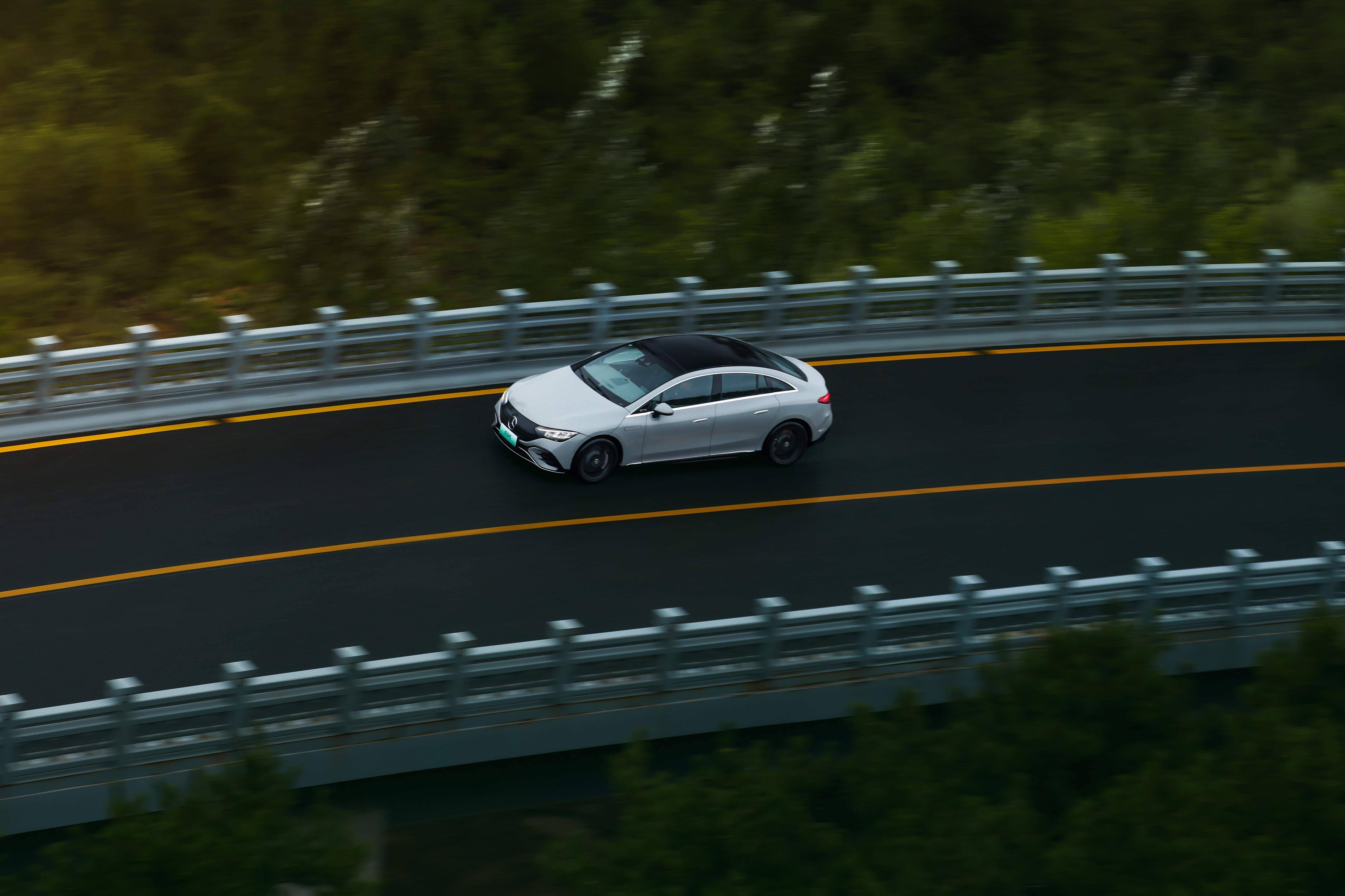 新车开箱｜梅赛德斯-奔驰全新EQE52.8万起，打造纯电豪华标杆_搜狐汽车_搜狐网