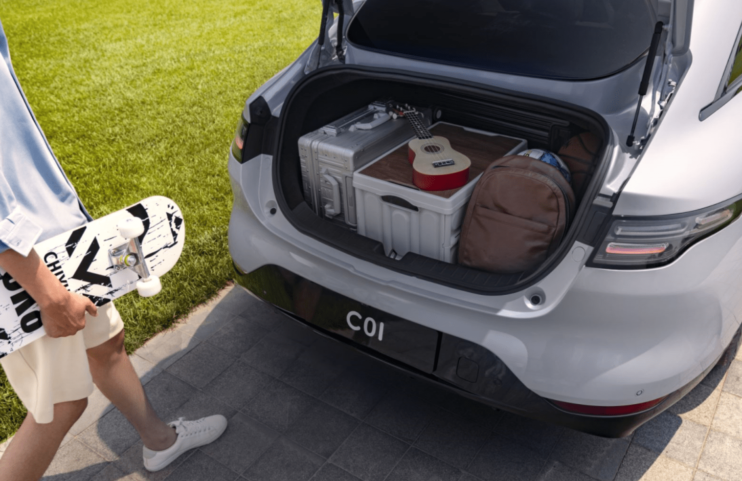 入门款加一万块秒变顶配？零跑C01上市19.38万起_搜狐汽车_搜狐网