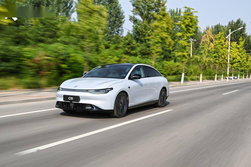 19.38万元起/零百加速3.66秒/纯电续航717km 零跑C01正式上市_搜狐汽车_搜狐网