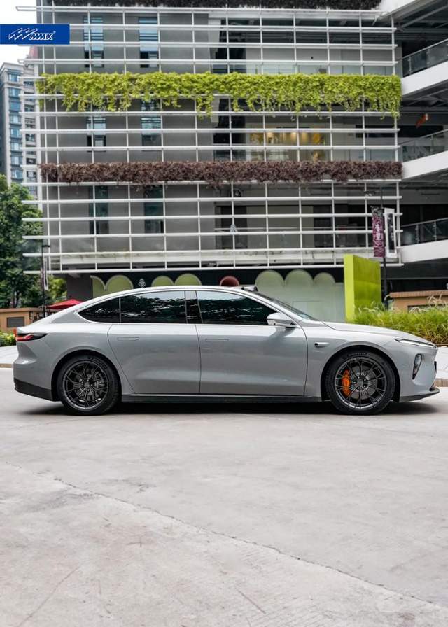 简约高级感，蔚来ET7升级MMX探索“灰调美学”_搜狐汽车_搜狐网