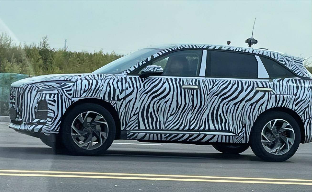 红旗全新入门级SUV路试谍照曝光，可能命名为HS3_搜狐汽车_搜狐网