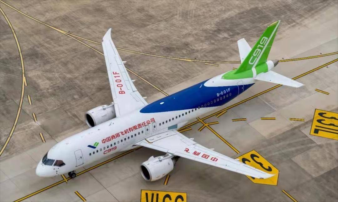 ARJ21货机首飞，配备大侧舱门，C919也应尽早发展客改货_航空_大客机_货运