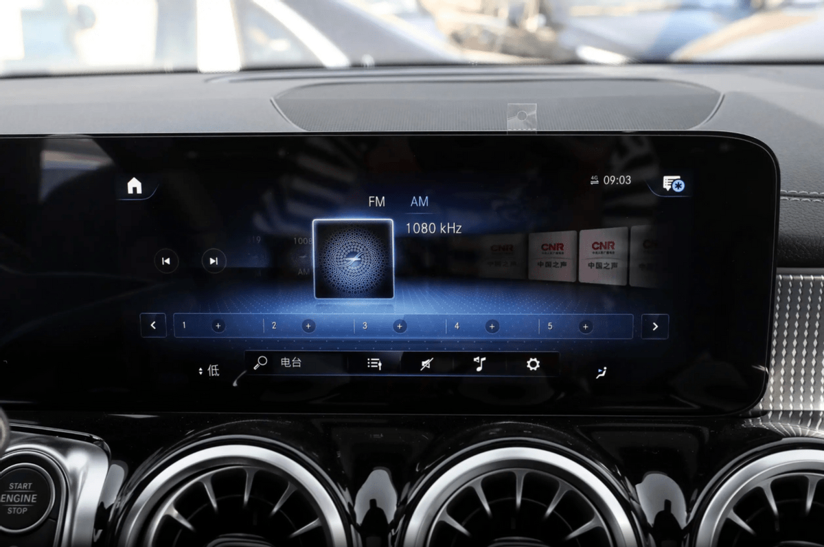 实拍奔驰GLB，造型动感配置丰富，搭载1.3T和2.0T动力，值得选吗？_搜狐汽车_搜狐网