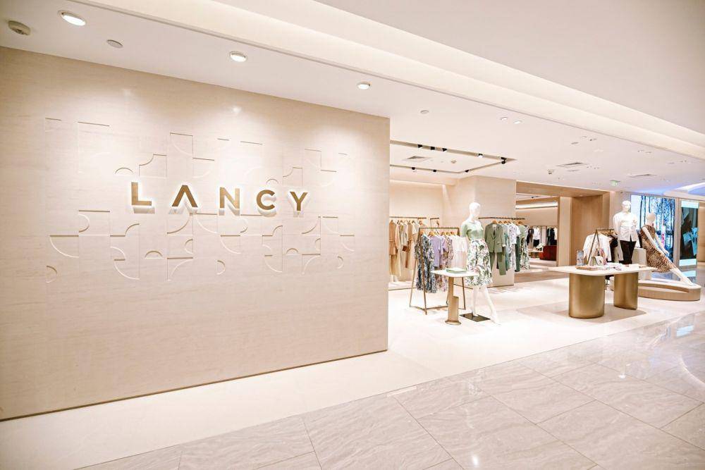 盘点国内一线高端女装：12集团掌握上百个品牌！地素时尚、歌力思榜上有名_净利_门店_雅莹