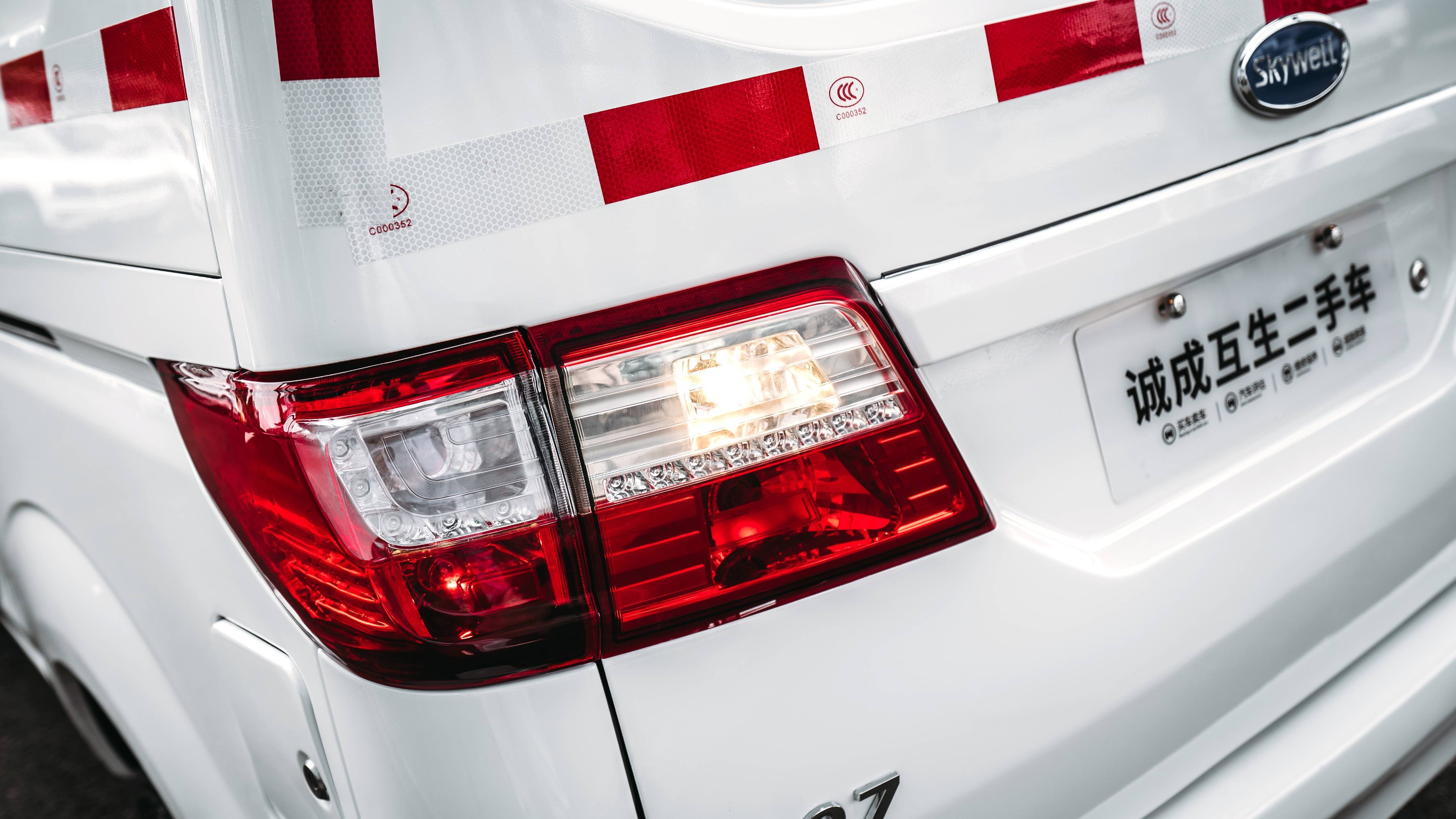 续驶里程251km，内部容积4.3m³，拉得多还跑得远【南京金龙 开沃 D07】_搜狐汽车_搜狐网