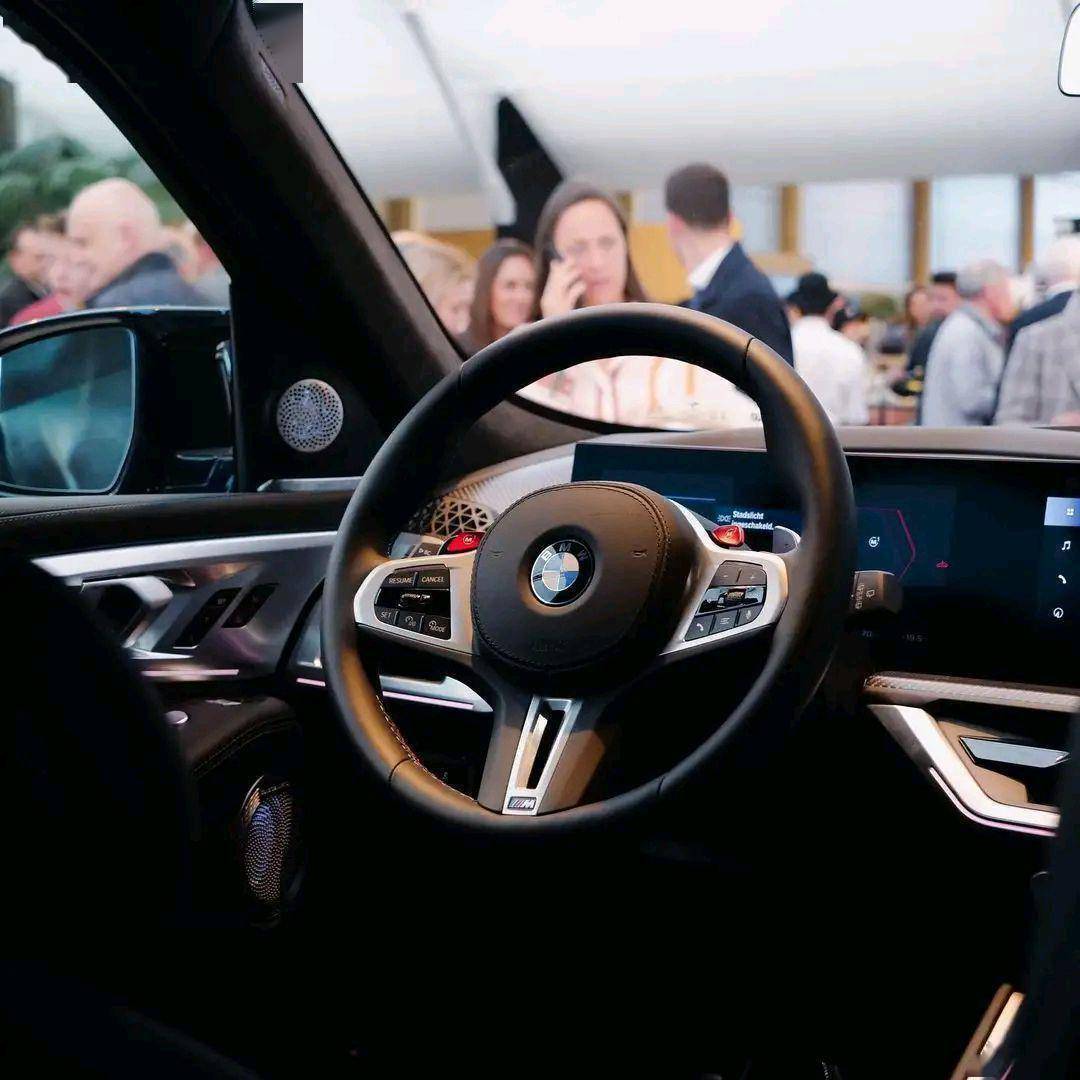 预售236万！新宝马“旗舰”SUV开售，4.4T混动爆发735马力，霸气_搜狐汽车_搜狐网