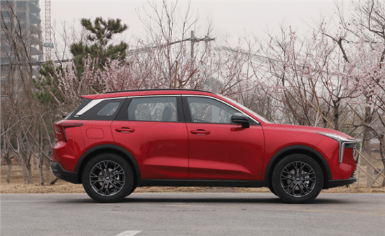 颜值能打，配置不错，奔腾T55值得推荐_搜狐汽车_搜狐网