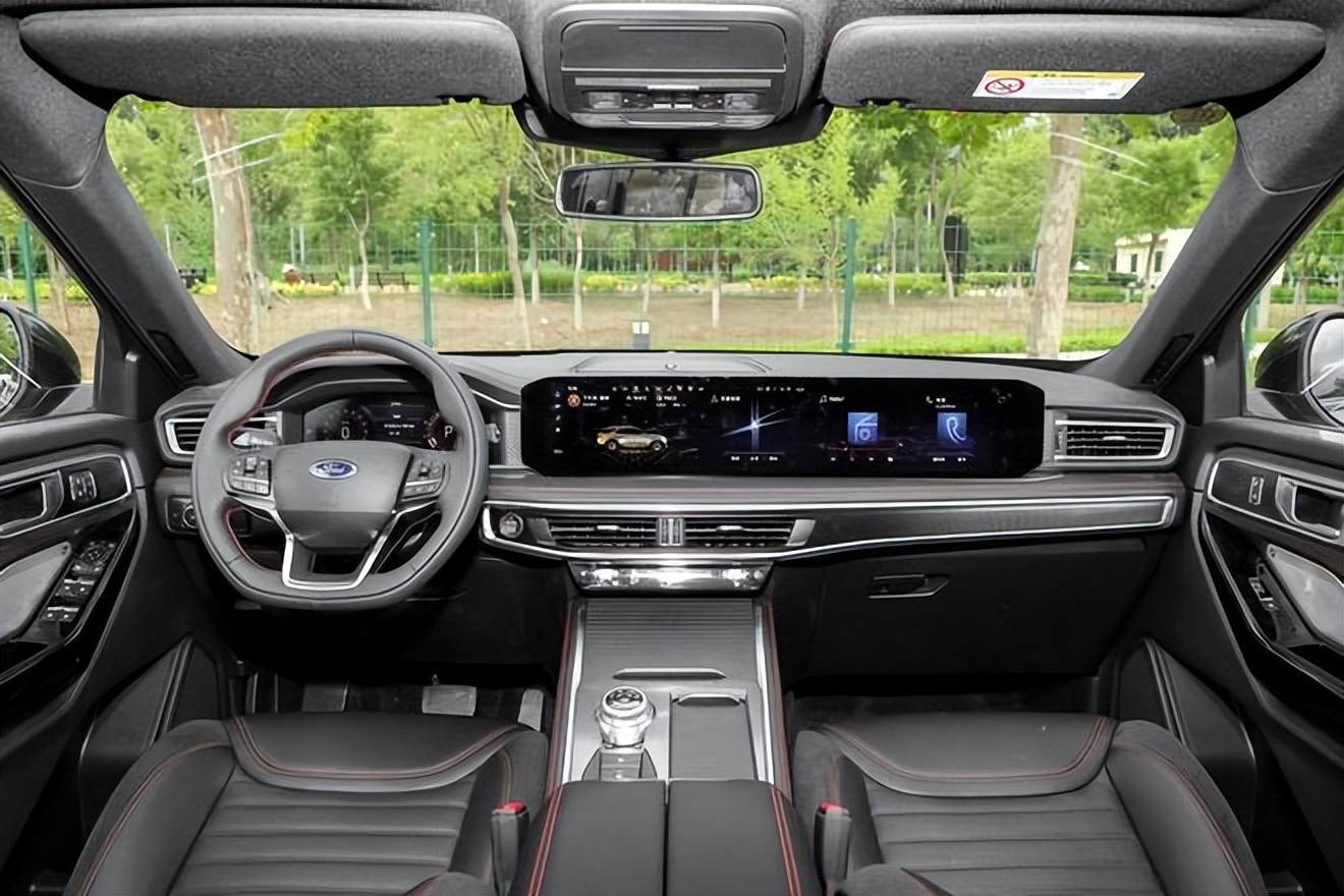 尺寸动力堆料狠,全系2.3T+8AT,2023款福特探险者,比汉兰达更强?_搜狐汽车_搜狐网