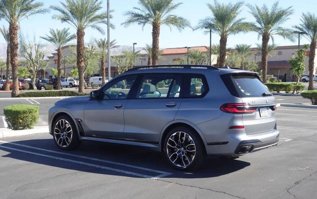 4.4T V8+8AT，530马力，车长超5.1米，大6座，快到能带全家起飞_搜狐汽车_搜狐网