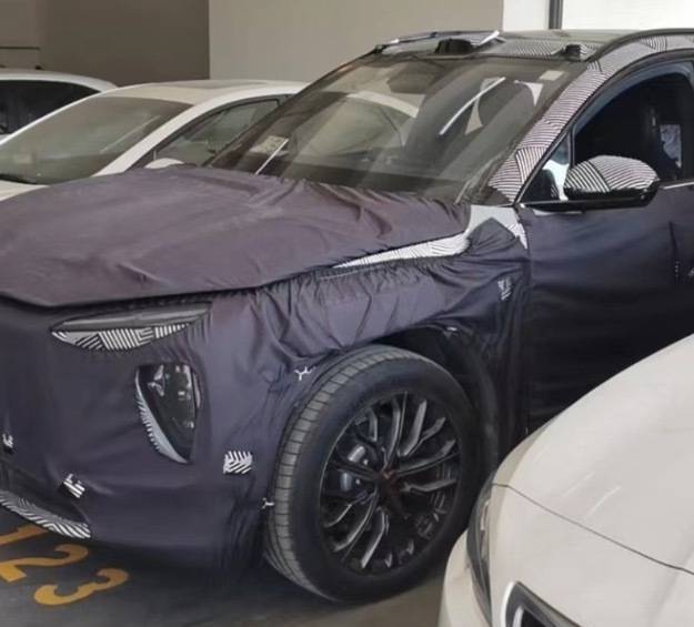 蔚来全新车型EC7谍照曝光 内饰采用全新布局_搜狐汽车_搜狐网