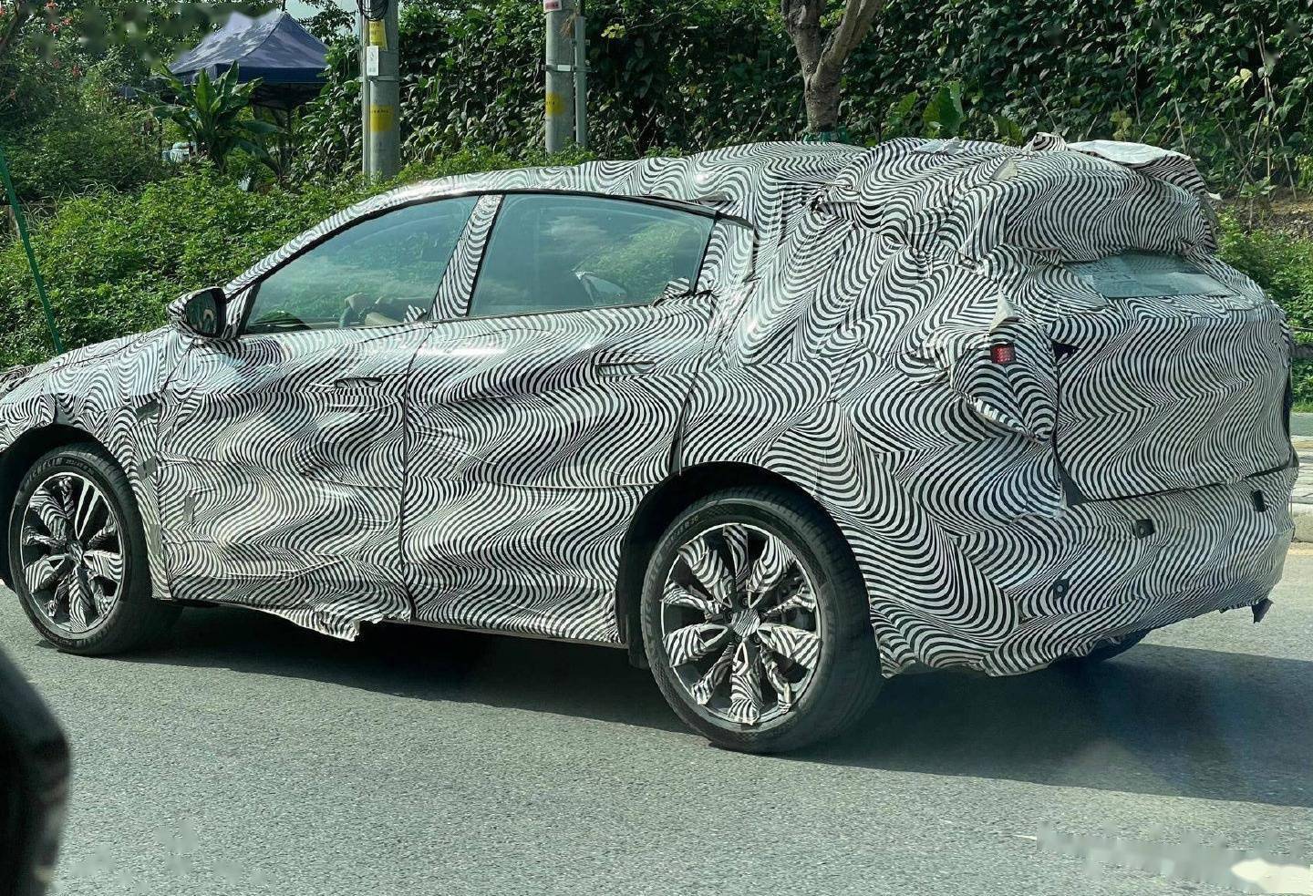 小鹏全新 SUV 路试谍照曝光：预计命名为 G5，明年上半年发布_搜狐汽车_搜狐网