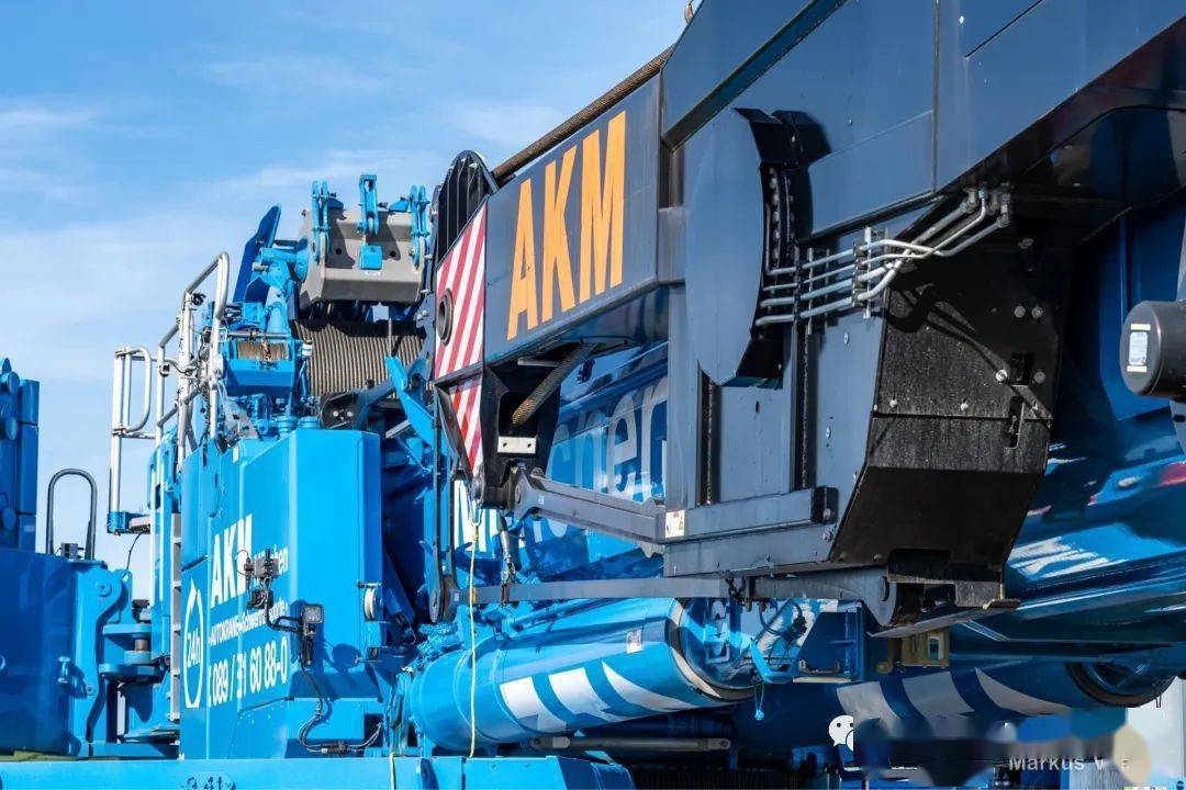 赏心悦目的起重美图，利勃海尔 LTM1650 AKM 吊装 Vestas 风机_搜狐汽车_搜狐网