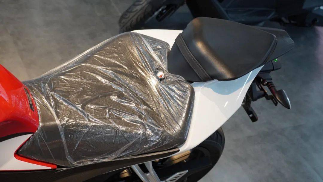 22980元，阿普利亚的入门仿赛GPR 250R 车型展示_搜狐汽车_搜狐网