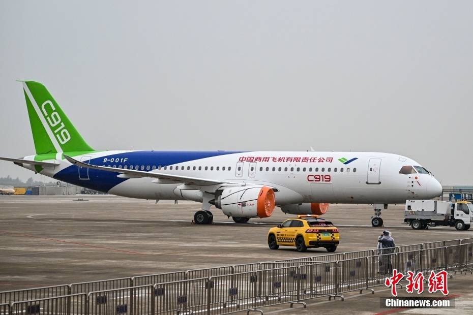第十四届中国航展即将举行 C919抵达珠海_国际航展_中心_陈骥旻