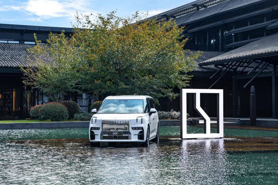 MPV进入电动时代，极氪009要做破局者_搜狐汽车_搜狐网