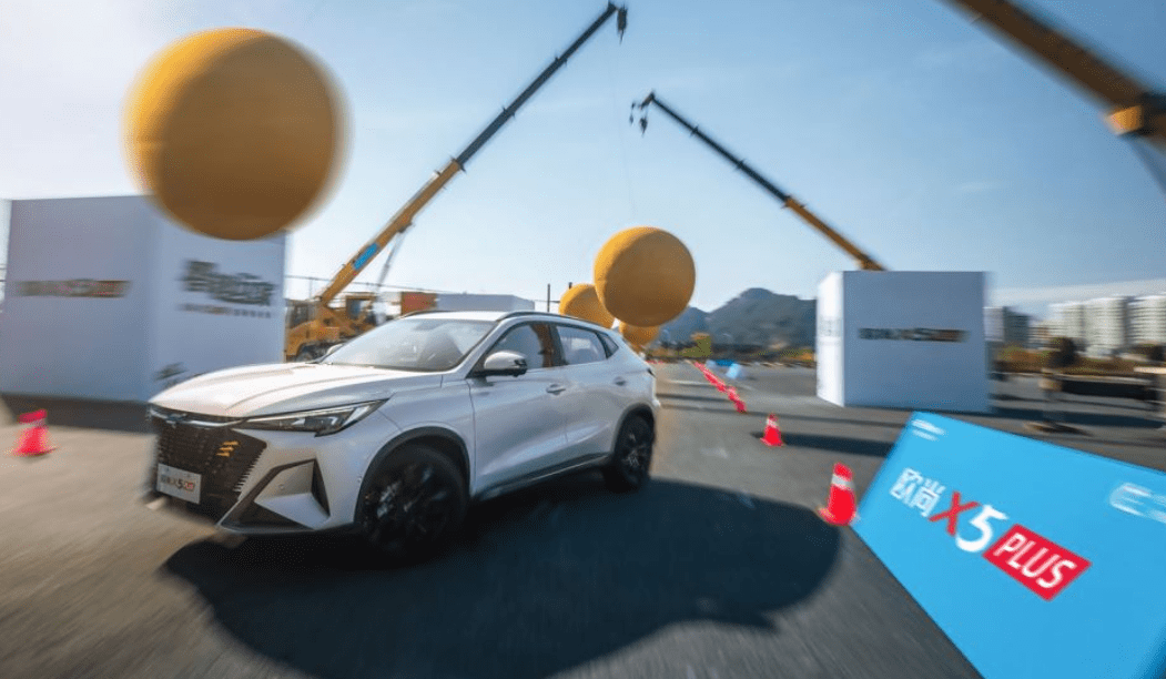 预售9.99万起，欧尚X5 PLUS堪称十万级SUV天花板_搜狐汽车_搜狐网