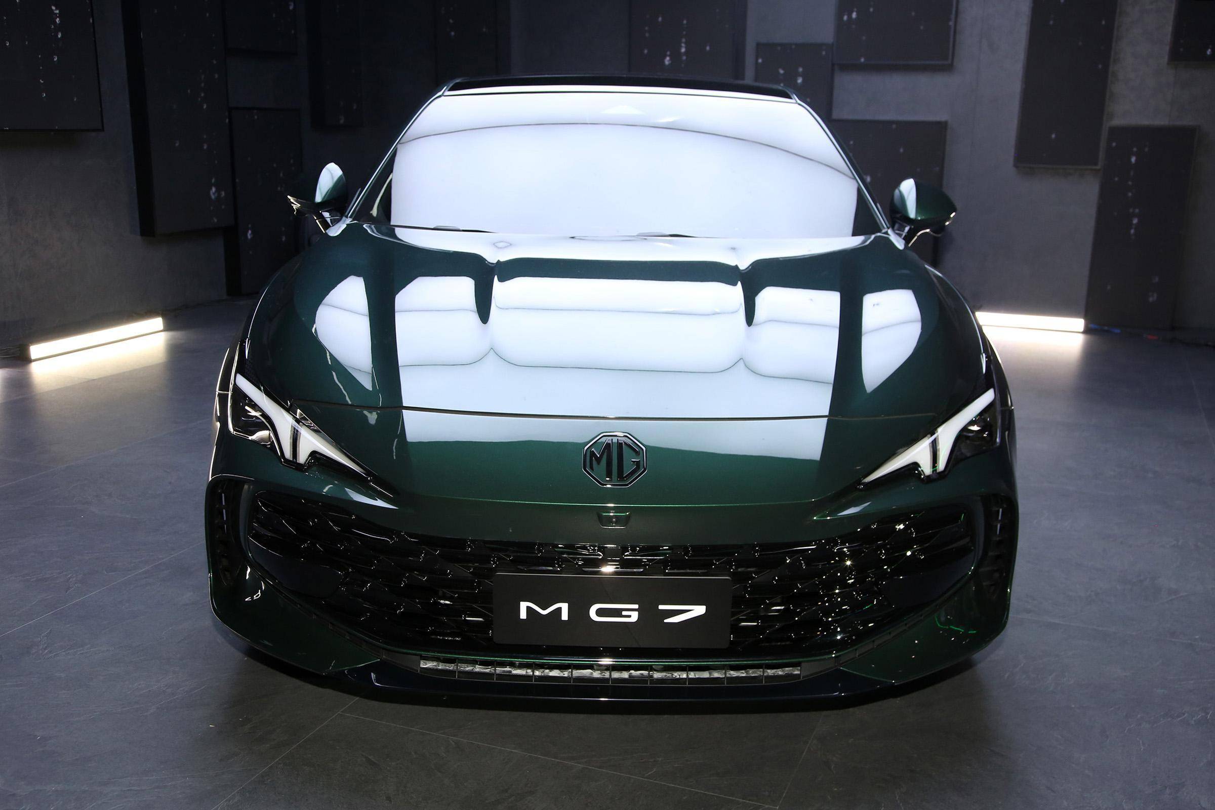 神秘不可抗力因素影响 MG7将于12月6日开启盲订 “一定不鸽”_搜狐汽车_搜狐网