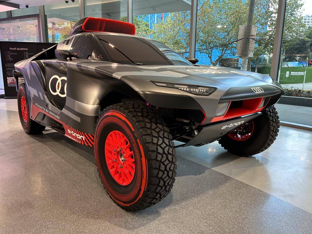 奥迪RS Q e-tron E2首发，定位插电混动版拉力赛车_搜狐汽车_搜狐网