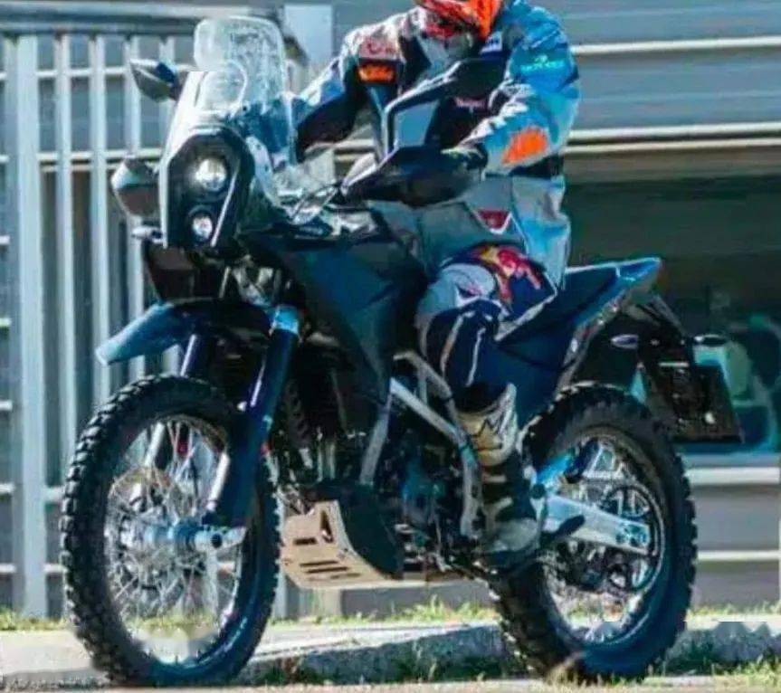 新款要上拉力头？KTM 入门级ADV车型390 Adventure 谍照曝光_搜狐汽车_搜狐网