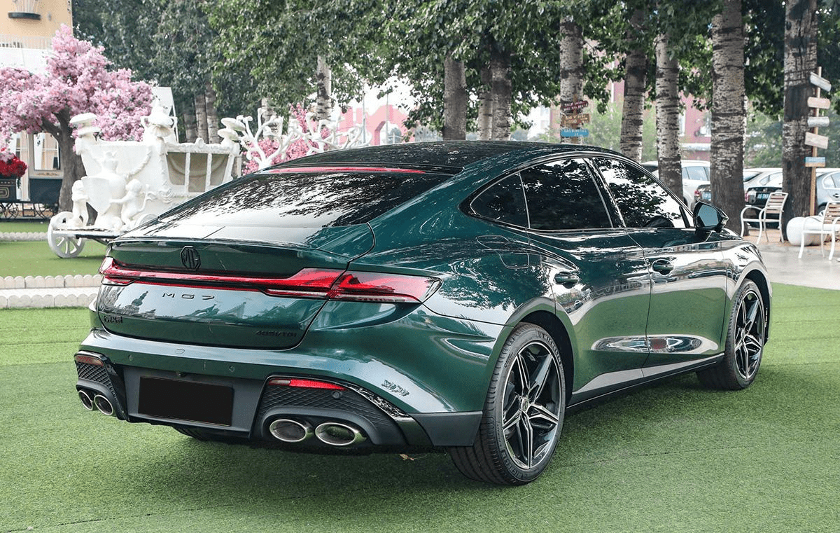 新款MG7实车，外观很年轻运动，无框车门+电动尾翼，搭载2.0T动力_搜狐汽车_搜狐网