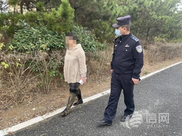 女子因家庭琐事想不开欲轻生 即墨民警海中紧急营救报警海水救援