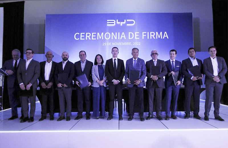 比亚迪公告：23.04万辆，152.63%！_搜狐汽车_搜狐网