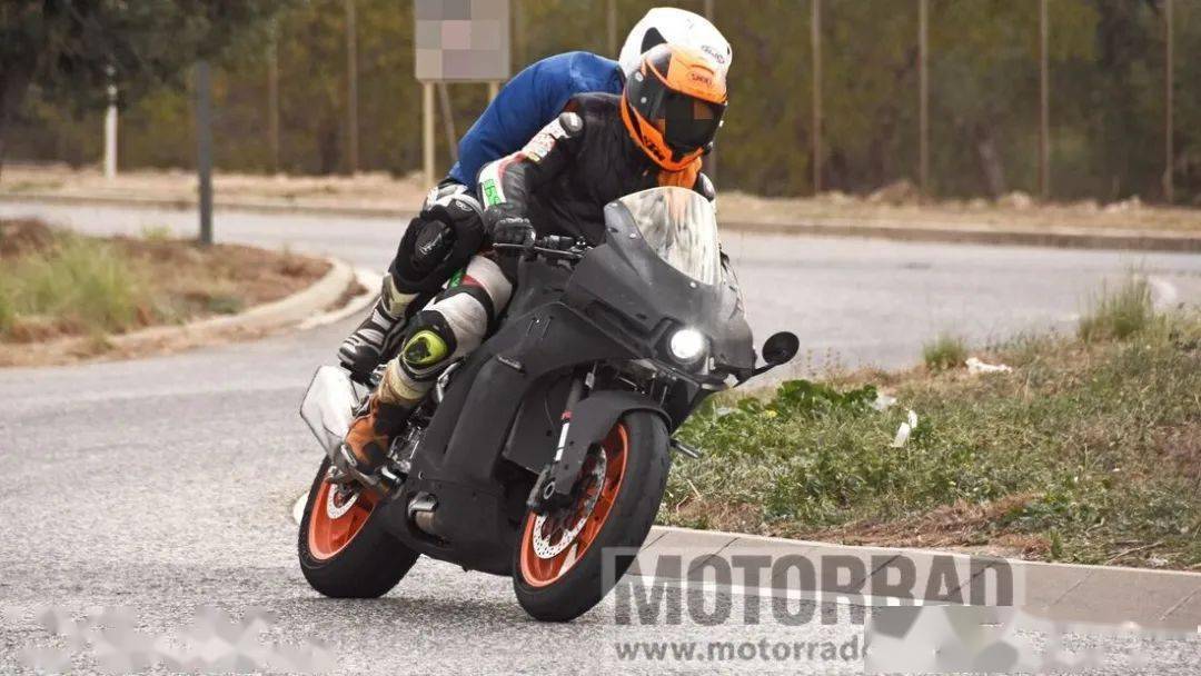 RC8C市售版？KTM公升级仿赛RC990路试曝光_搜狐汽车_搜狐网